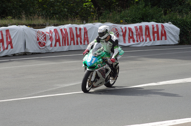 Colin Stephenson back at Manx grand prix with team HairySnid racing ...
