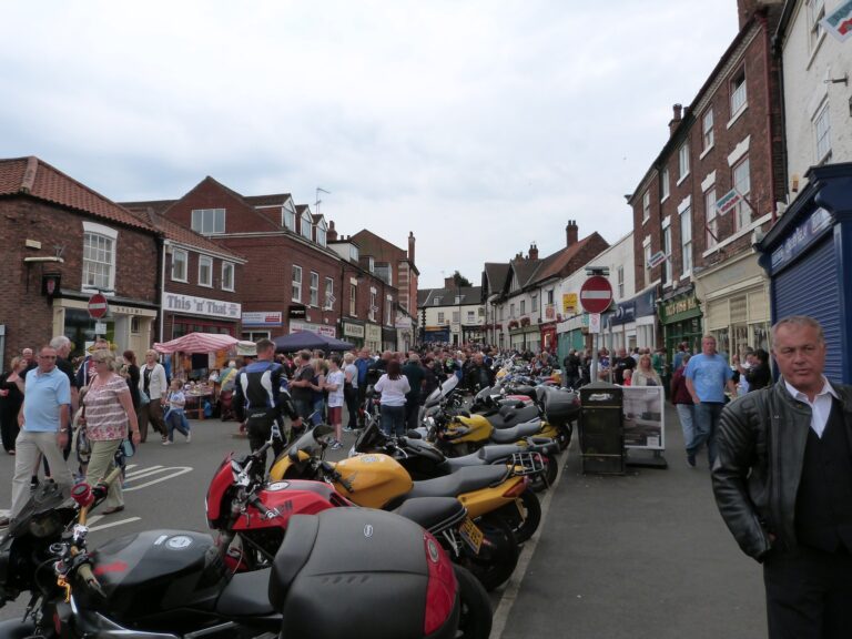 Barton Bike Night – Road Racing News