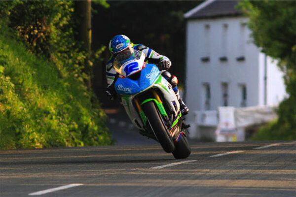 TT 2016 – Saturday Practice – Dean Harrison Sets Supersport Pace – Road ...