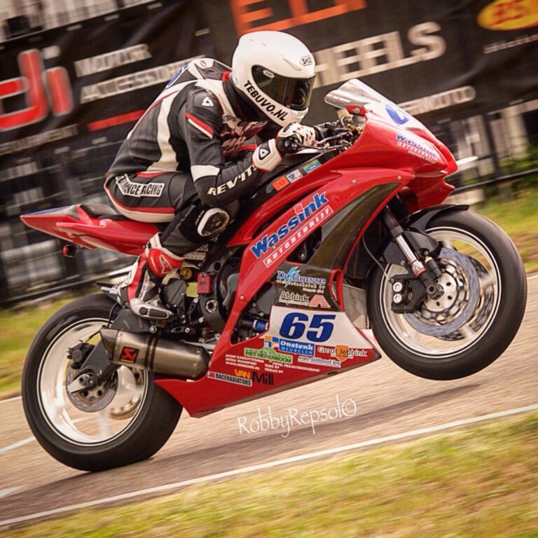 IRRC – Oss – World Class Supersport Action – Road Racing News