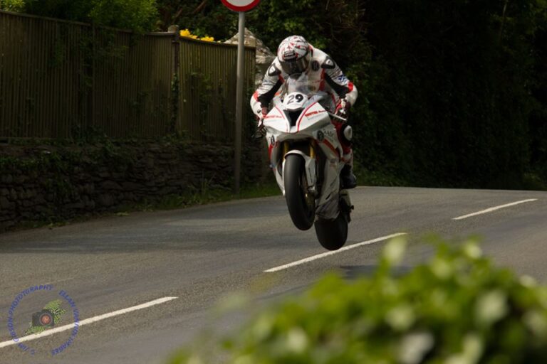 TT 2016 – James Cowton Cracks 127 Mph Mark – Road Racing News