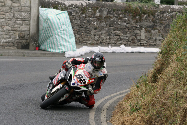 Derek Sheils 2016 Irish Road Race Superbike Champion – Road Racing News