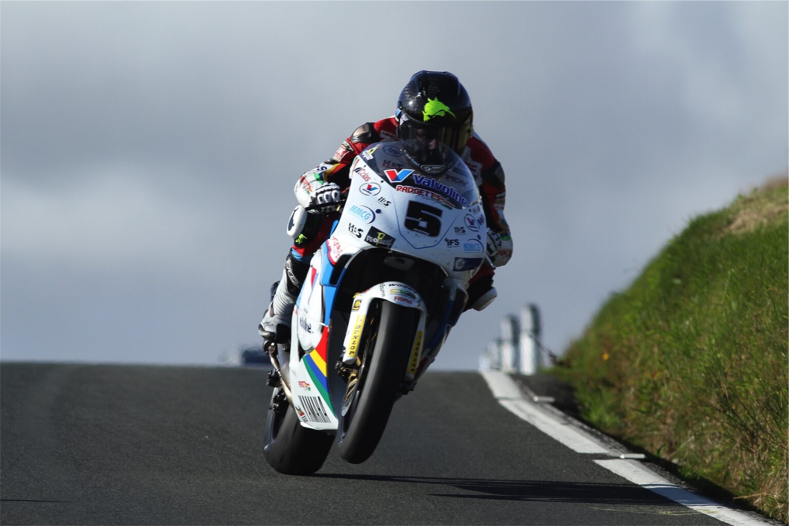 Classic TT Races Preview – Part 4 – Superbike Race – Road Racing News