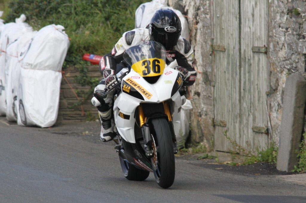 Jamie Coward Eyeing Up Competitive 1000 Mount – Road Racing News