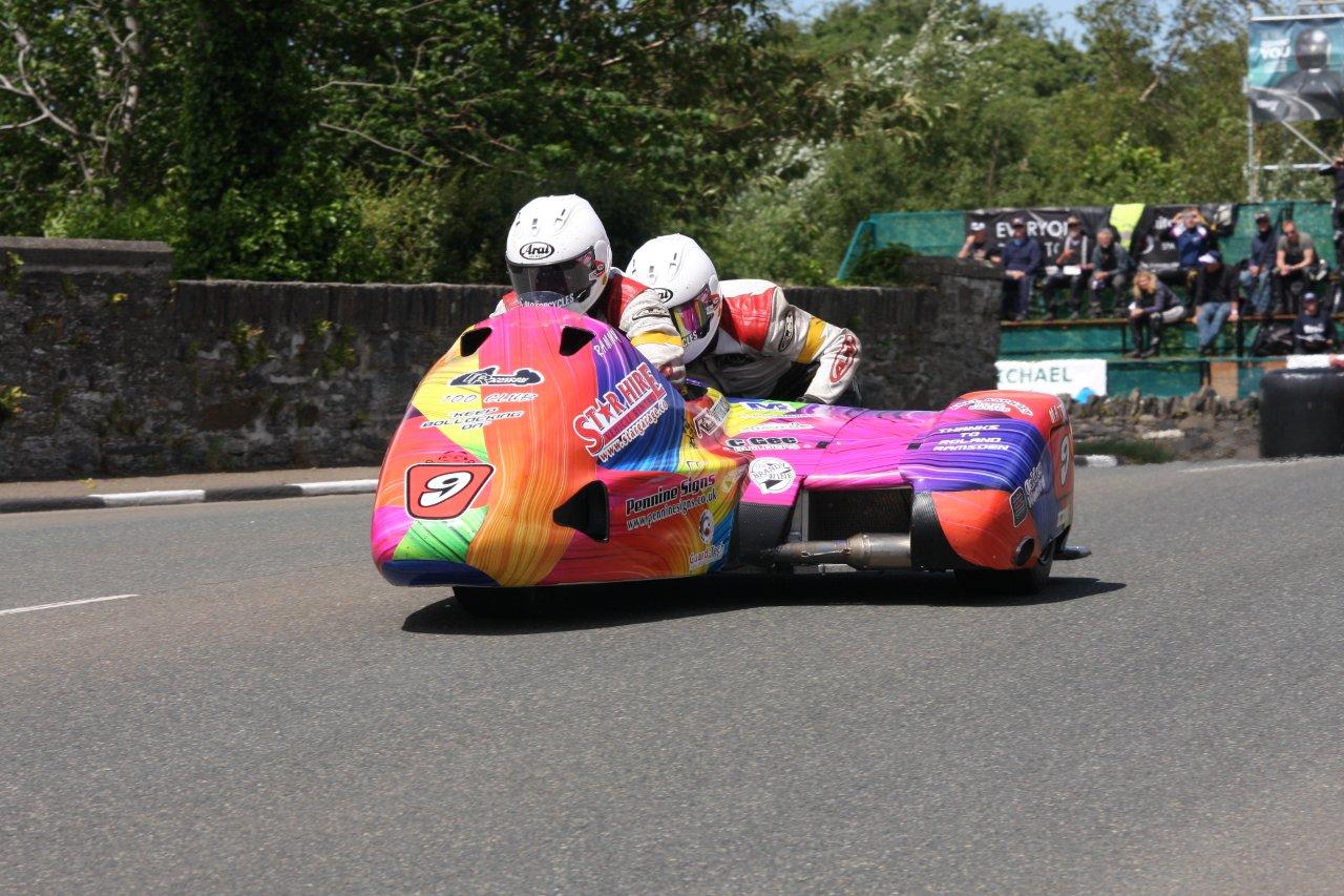 TT 2017: Saturday Sidecar Practice – Old Guard Vs The New Guard – Road ...