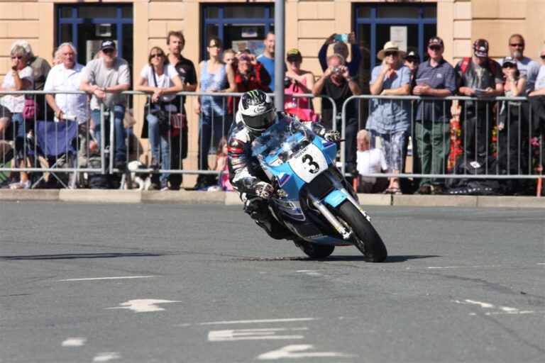 Carl Cox Motorsport Link Up With Team Classic Suzuki – Road Racing News