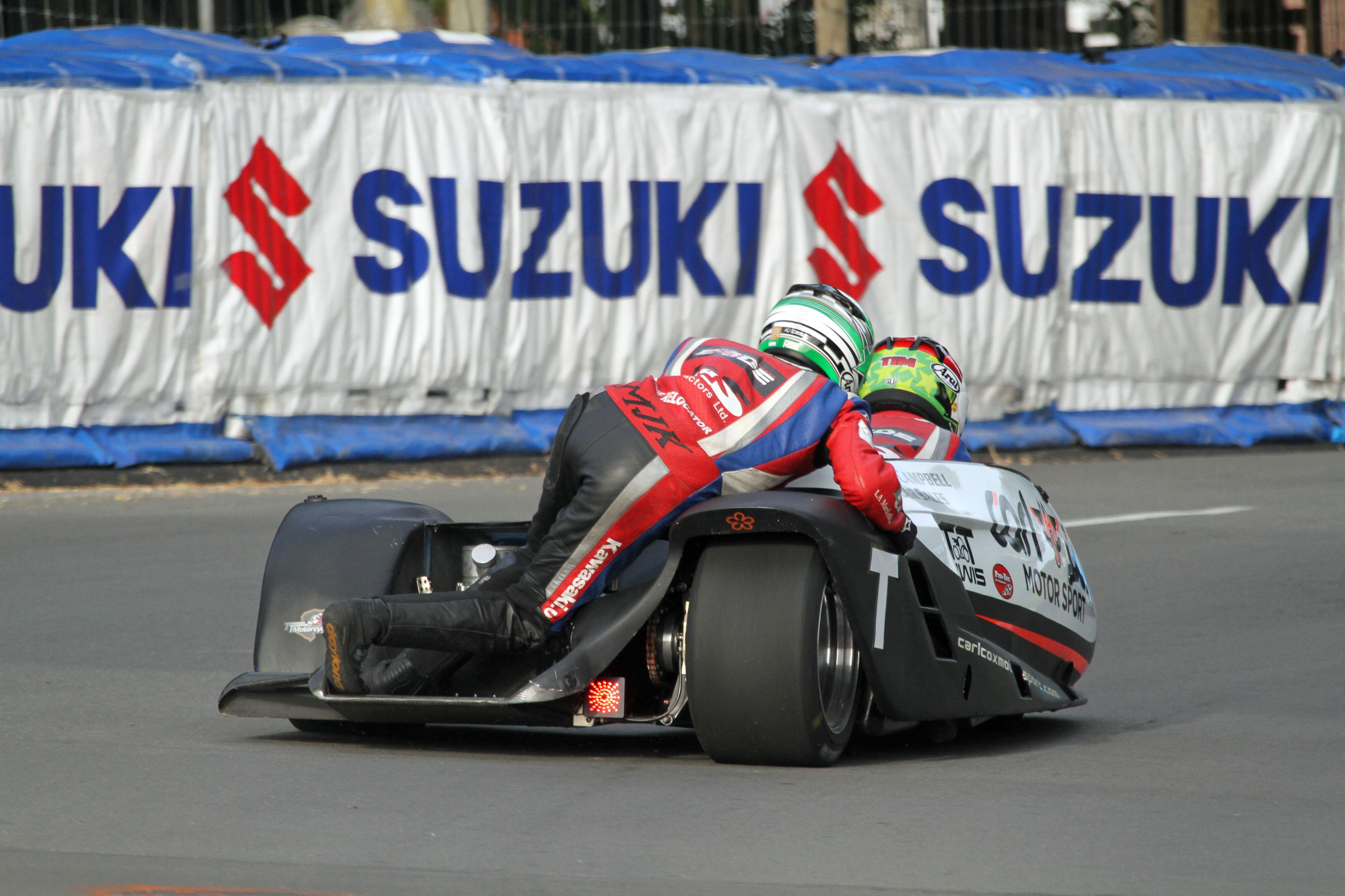 Cemetery Circuit Races: Reeves/Wilkes Dominate F1 Sidecar Class – Road ...