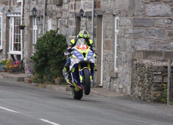 Southern 100: Rob Hodson Wins Five Rider Battle For Corlett’s Trophies ...