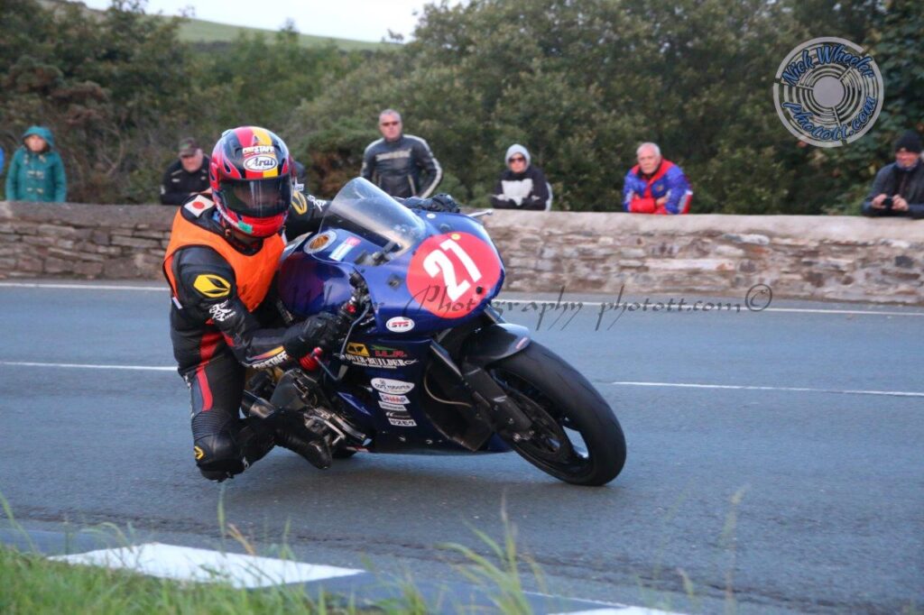 Manx Grand Prix: Thursday Evening Practice Report – Road Racing News
