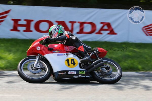 Classic TT: 14 Times TT Rostrum Finisher Hillier Re-Signs For CSC ...