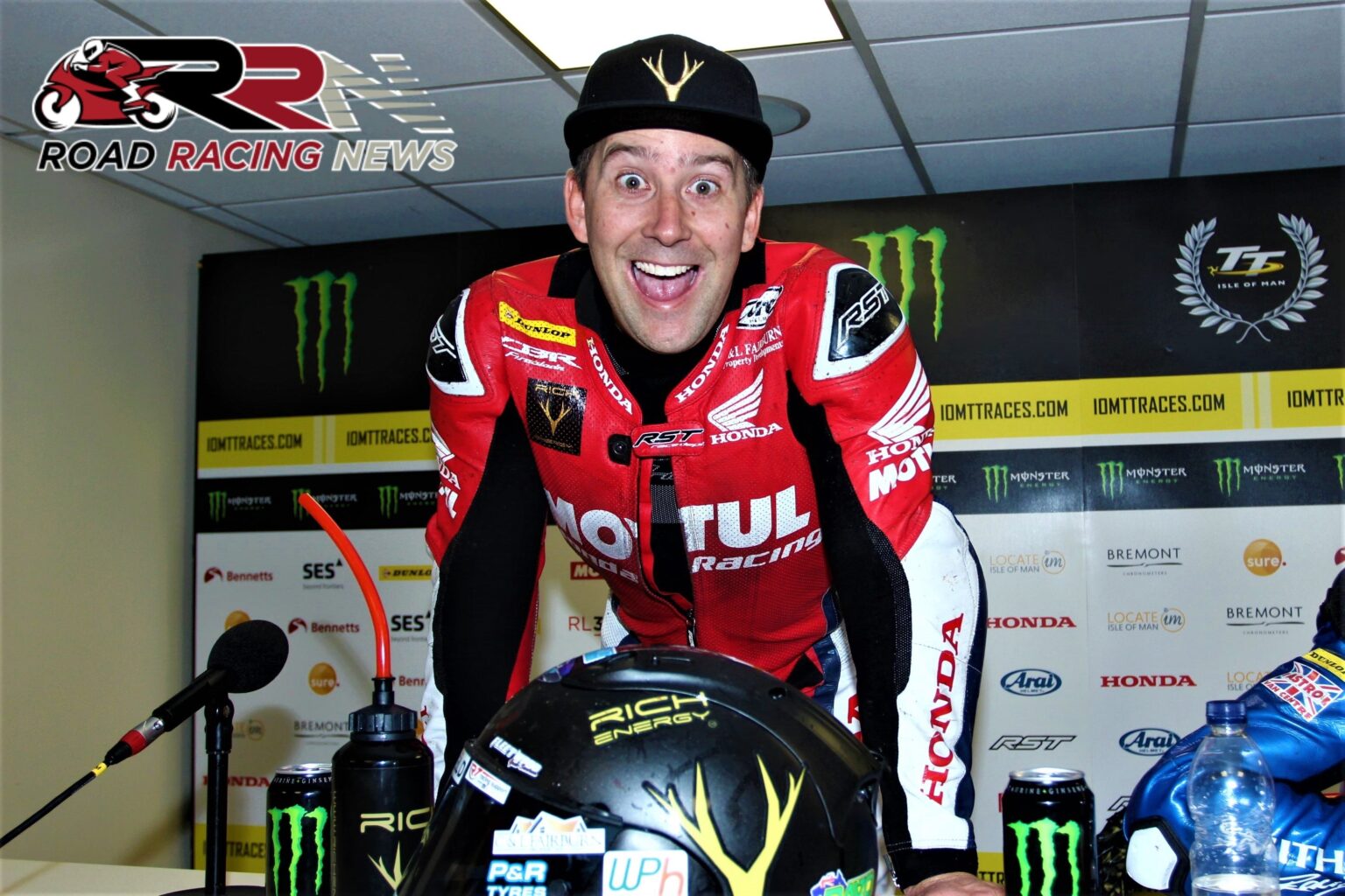 TT 2019: Sizzling Hickman Retains Superstock Crown, Johnson Pips Dunlop ...