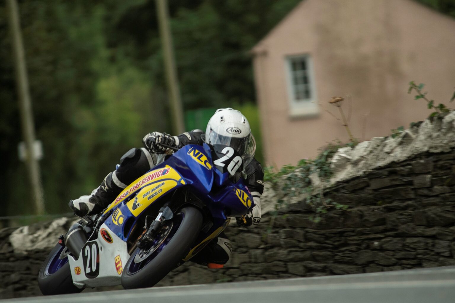 Manx Grand Prix: Hind Continues To Set Pace, 11 Newcomers Past 100 Mph ...