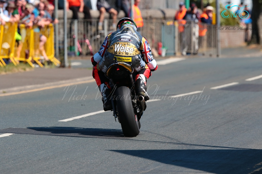 TT 2023: Dunlop Is Top Gun In Supersport Opener – Road Racing News
