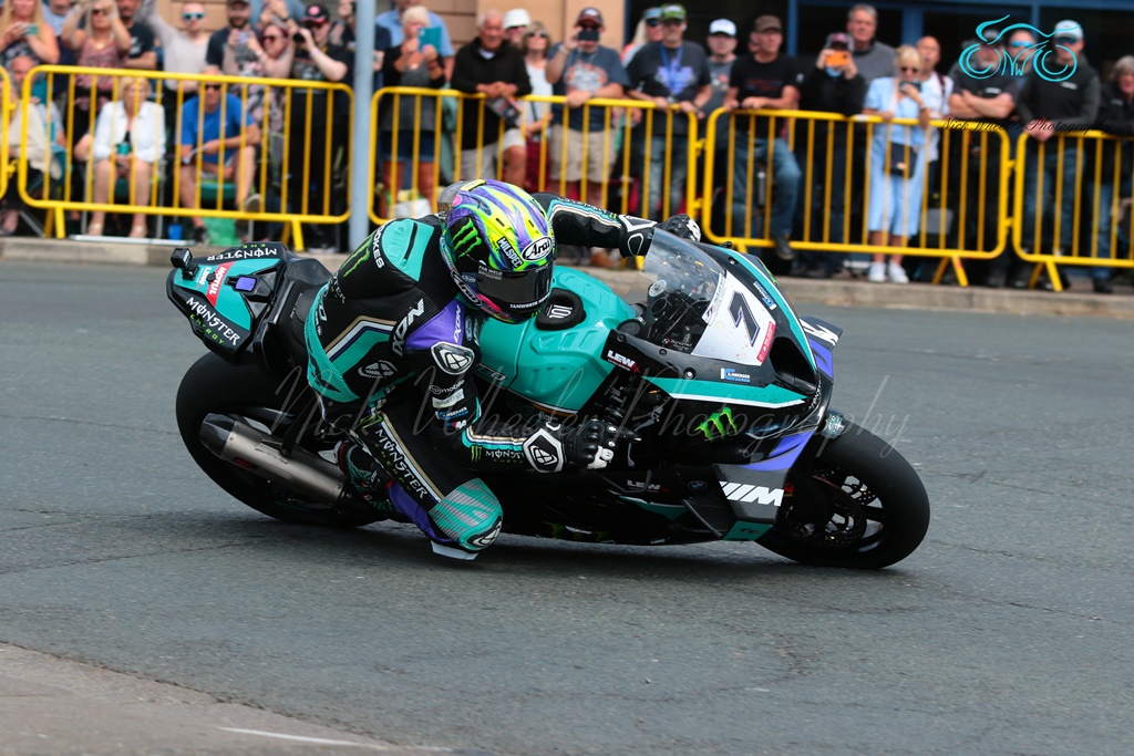 TT 2023: Iceman Hickman Scoops Third Senior Race Glory – Road Racing News