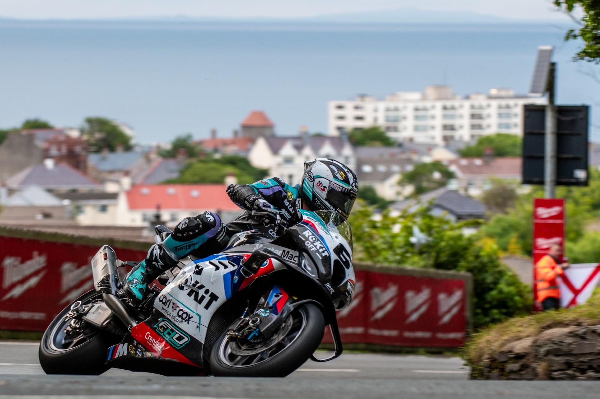 TT 2025: Wednesday Evening Qualifying Live Updates – Road Racing News