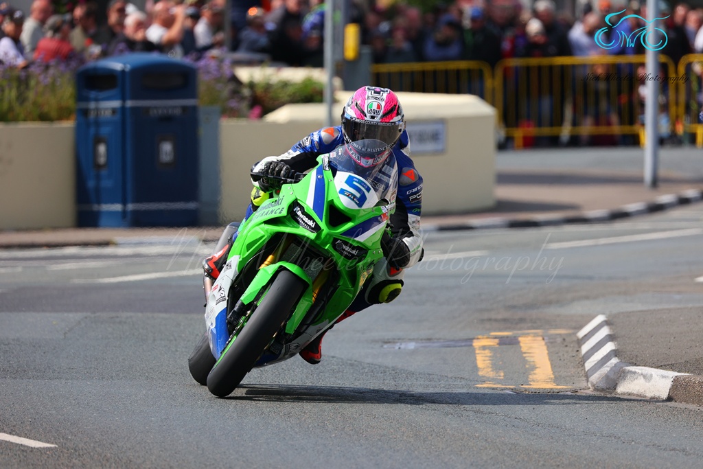 TT 2025: Monster Energy Supersport Race 2 Live Updates – Road Racing News