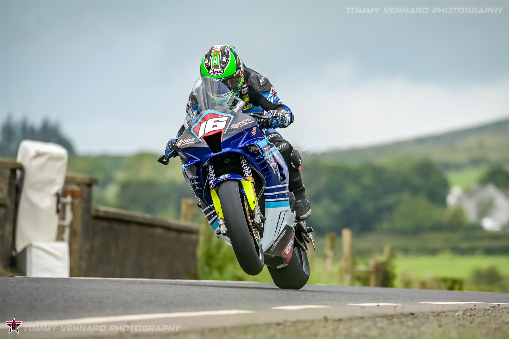 Armoy 2025: Four Star Browne Takes Race of Legends Title – Road Racing News