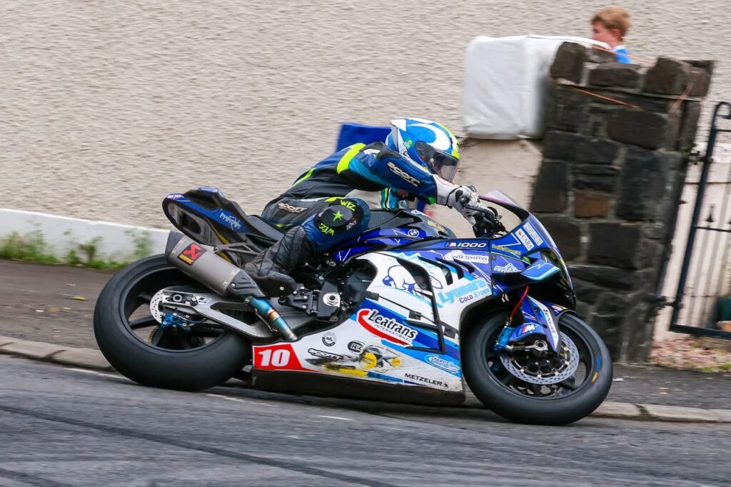 Beneficial Armoy Tenure For Chawke Brothers – Road Racing News