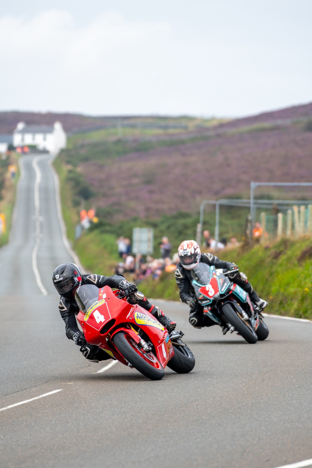 2025 Manx Grand Prix: Arrowsmith Wins Keenly Fought Twins Race – Road ...